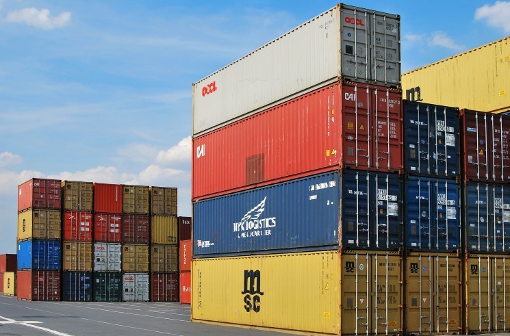 What is the difference between a free-trade area and a single market ...