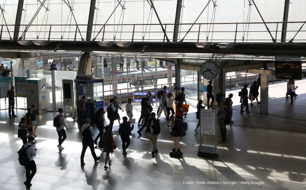 Attitudes towards migration for work remain positive - UK in a changing ...